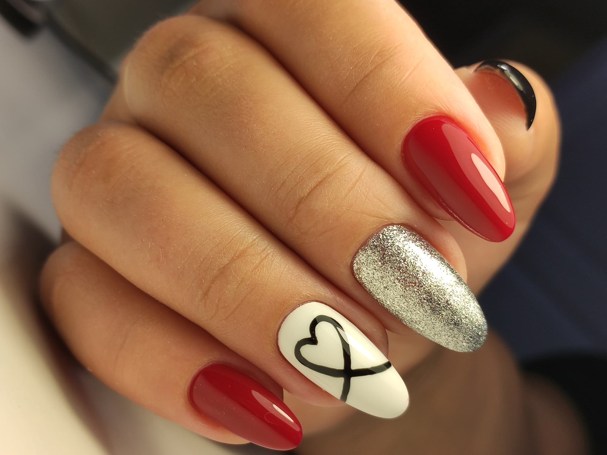 21 Adorable Valentine’s Day Nail Ideas to Steal Hearts This Year ...